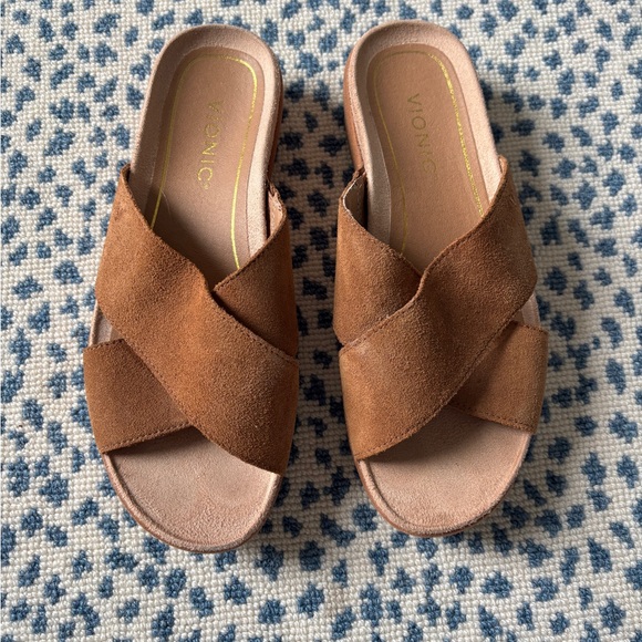 Vionic | Shoes | Vionic Womens Brown Suede Cross Strap Sandals | Poshmark
